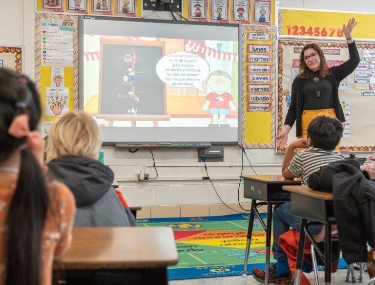 What are the benefits of dual language programs?